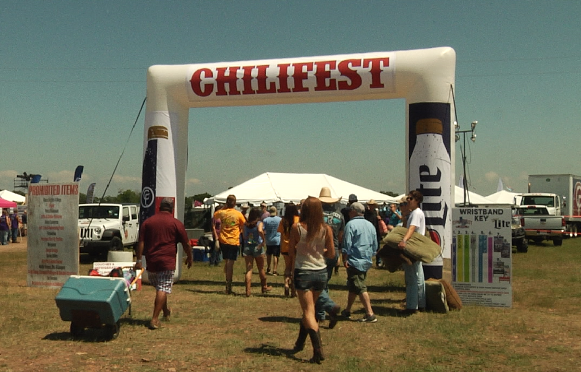 ZZ Top backs out of Chilifest 2016, fans still make the most of it ...